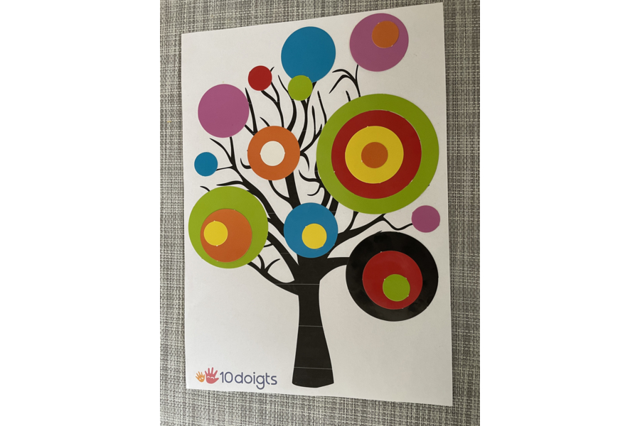 Arbre façon Kandinsky par Maxence (7 ans)- 10doigts.fr