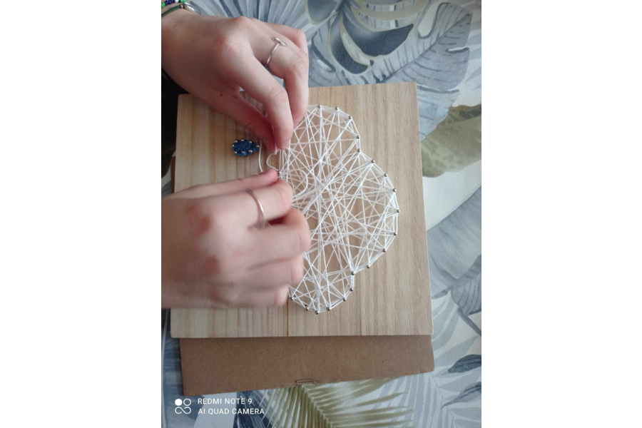 String art par Timéo (6 ans) & Emma (14 ans)- 10doigts.fr