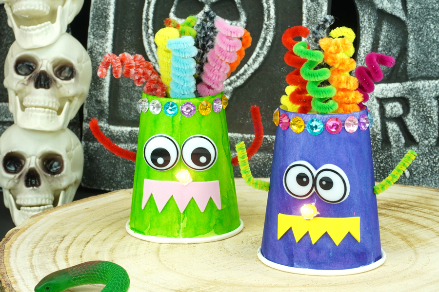 Monstres lumineux avec des gobelets - Activités manuelles Halloween Monstres lumineux avec des gobelets - Activités manuelles Halloween